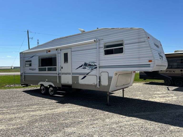 2004 KEYSTONE SPRINGDALE 280KL 5TH WHEEL CAMPER - Shackelton Auctions Inc.