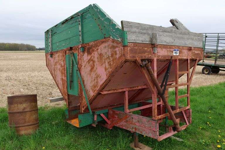 SHAKER BOX - Shackelton Auctions Inc.