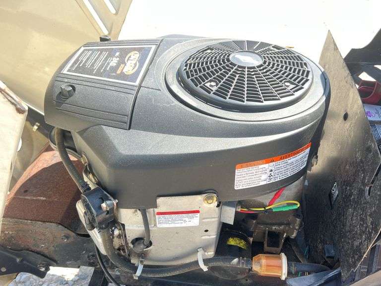 ALLIS CHALMERS AC130 LAWN MOWER - Shackelton Auctions Inc.