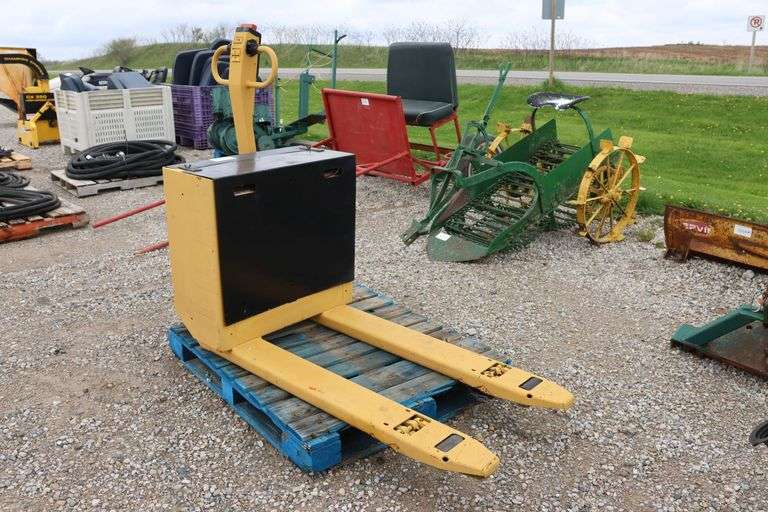 CLARK POWER PALLET CART - Shackelton Auctions Inc.