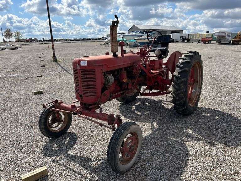 IH FARMALL 'FC' TRACTOR - Shackelton Auctions Inc.
