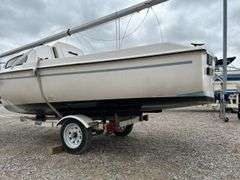 SIREN 17' SAILBOAT WITH EZ LOADER TRAILER - Shackelton Auctions Inc.