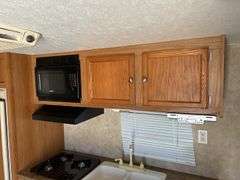 2008 KZ SPORTSMAN 202 CAMPER TRAILER - Shackelton Auctions Inc.