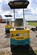 DIG MASTER DM100 MINI EXCAVATOR - Shackelton Auctions Inc.