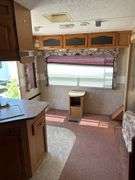 2006 KEYSTONE COUGAR 276EFS 5TH WHEEL CAMPER - Shackelton Auctions Inc.