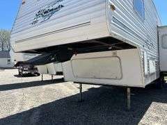 2004 KEYSTONE SPRINGDALE 280KL 5TH WHEEL CAMPER - Shackelton Auctions Inc.
