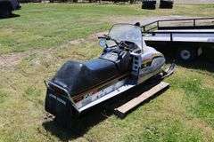 1980 JOHN DEERE SPORTFIRE SNOWMOBILE - Shackelton Auctions Inc.