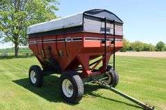 J & M 385 GRAVITY BOX & WAGON - Shackelton Auctions Inc.