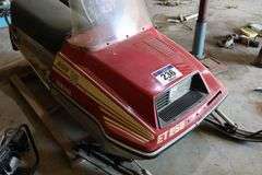 YAMAHA ET250 SNOWMOBILE - Shackelton Auctions Inc.