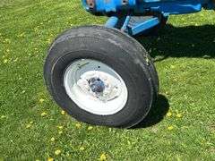 FORD 5000 GAS TRACTOR - Shackelton Auctions Inc.