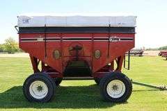 J & M 385 GRAVITY BOX & WAGON - Shackelton Auctions Inc.