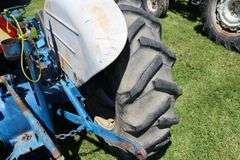 FORD 3000 GAS TRACTOR - Shackelton Auctions Inc.