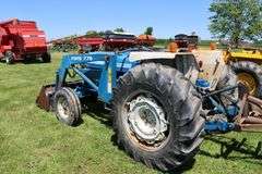FORD 4610 TRACTOR & 776 LOADER - Shackelton Auctions Inc.