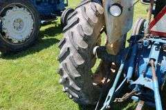FORD 4600 DIESEL TRACTOR - Shackelton Auctions Inc.