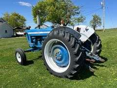 FORD 5000 GAS TRACTOR - Shackelton Auctions Inc.