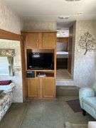 2004 KEYSTONE SPRINGDALE 280KL 5TH WHEEL CAMPER - Shackelton Auctions Inc.