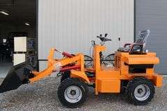 MACH PRO MP-L905 GASOLINE LOADER - Shackelton Auctions Inc.