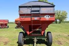 J & M 385 GRAVITY BOX & WAGON - Shackelton Auctions Inc.
