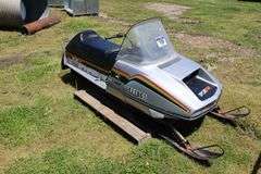 1980 JOHN DEERE SPORTFIRE SNOWMOBILE - Shackelton Auctions Inc.