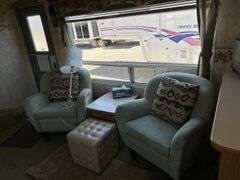 2004 KEYSTONE SPRINGDALE 280KL 5TH WHEEL CAMPER - Shackelton Auctions Inc.