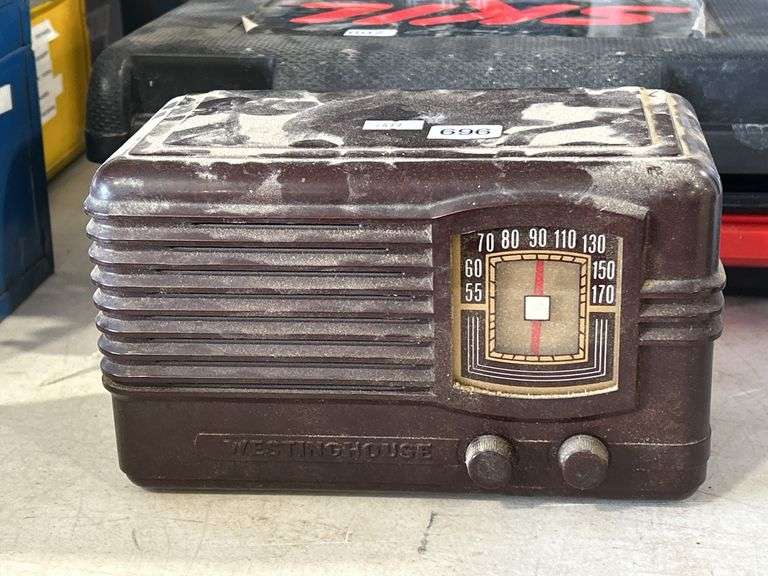 ANTIQUE WESTINGHOUSE RADIO - Shackelton Auctions Inc.