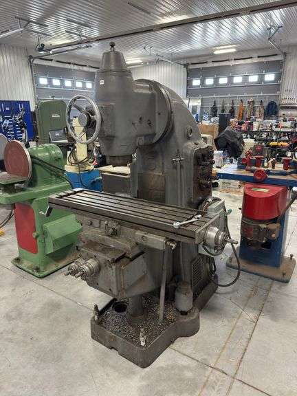 VICTORIA V.2. MILLING MACHINE - Shackelton Auctions Inc.
