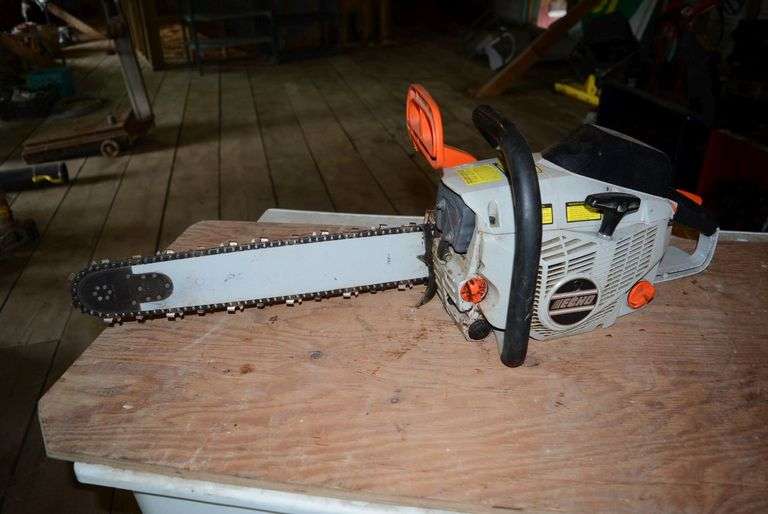 Echo CS-670 Gas Chainsaw with 18" Bar - Shackelton Auctions Inc.