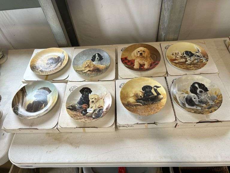 8 KNOWELS DOG COLLECTOR PLATES - Shackelton Auctions Inc.