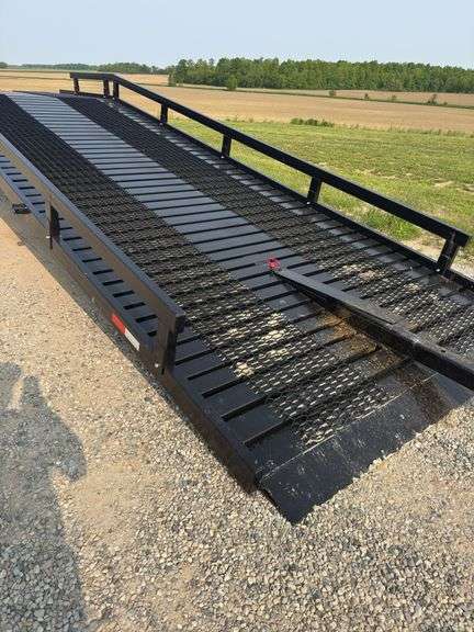UNUSED 2024 PORTABLE LOADING RAMP - Shackelton Auctions Inc.