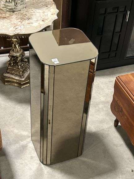MIRRORED DISPLAY TABLE - 12"X12"X30" - Shackelton Auctions Inc.