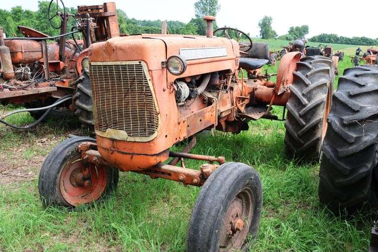 ALLIS CHALMERS D15 TRACTOR - Shackelton Auctions Inc.