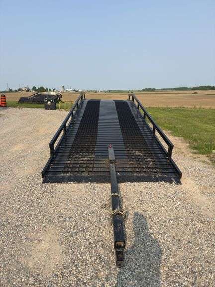 UNUSED 2024 PORTABLE LOADING RAMP - Shackelton Auctions Inc.