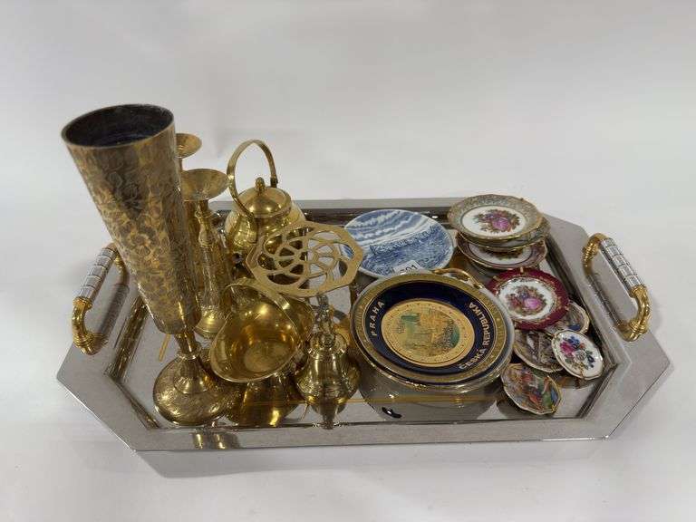 TRAY OF MINIATURE PLATES, BRASS CANDLE HOLDERS, BELL ETC (TRAY SELLS ...