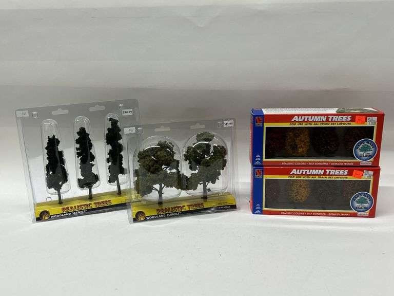 FOUR PACKAGES OF HO SCALE MODEL TREES - Shackelton Auctions Inc.