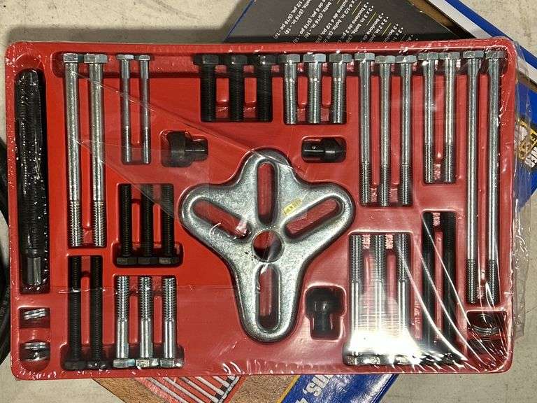 POWER FIST 46 PIECE BOLT TYPE PULLER KIT - Shackelton Auctions Inc.