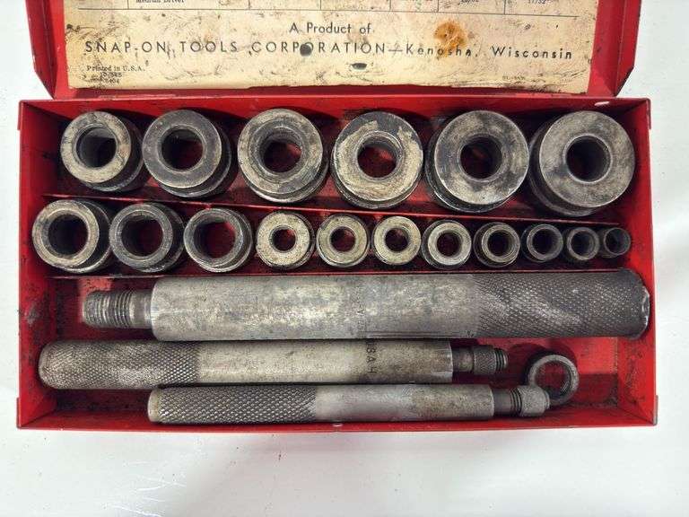 SNAP-ON BUSHING DRIVER SET - Shackelton Auctions Inc.