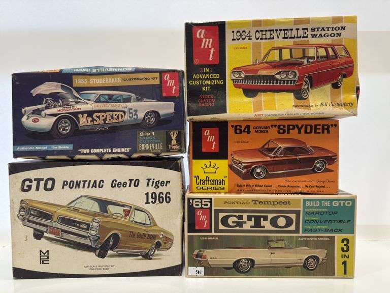 FIVE VINTAGE MODEL KITS - USED - Shackelton Auctions Inc.
