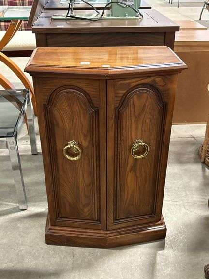 HALL CABINET - 19"X10"X29" - Shackelton Auctions Inc.