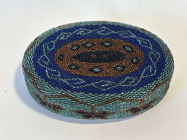 INDIGENOUS BEADED BOX - Shackelton Auctions Inc.
