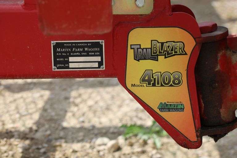 MARTIN TRAIL BLAZER 4108 WAGON & 20' METAL RACK - Shackelton Auctions Inc.