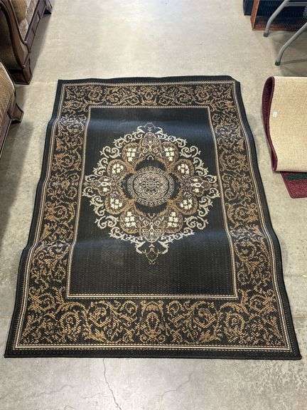 OUTDOOR RUG - 46"X67" - Shackelton Auctions Inc.