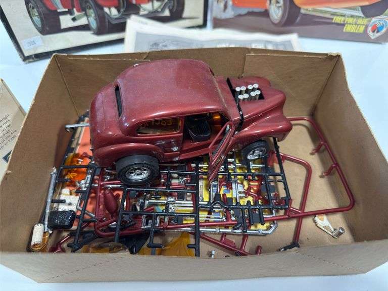 FOUR VINTAGE MODEL KITS - USED - Shackelton Auctions Inc.