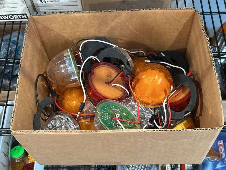 BOX OF ASSORTED LIGHTS - Shackelton Auctions Inc.