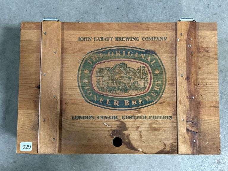 JOHN LABATT CLASSIC WOODEN BEER CRATE - Shackelton Auctions Inc.