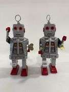 2 TIN WIND-UP ROBOTS - 1 WORKING - Shackelton Auctions Inc.