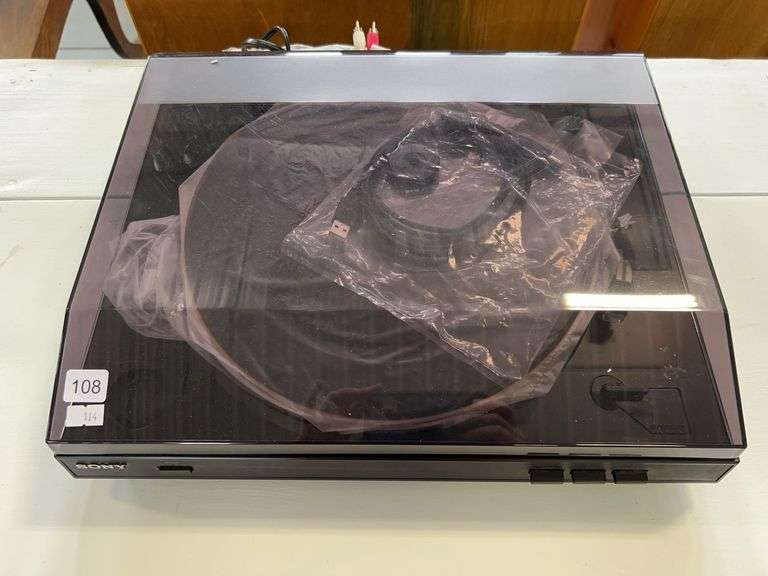 SONY RECORD PLAYER - Shackelton Auctions Inc.
