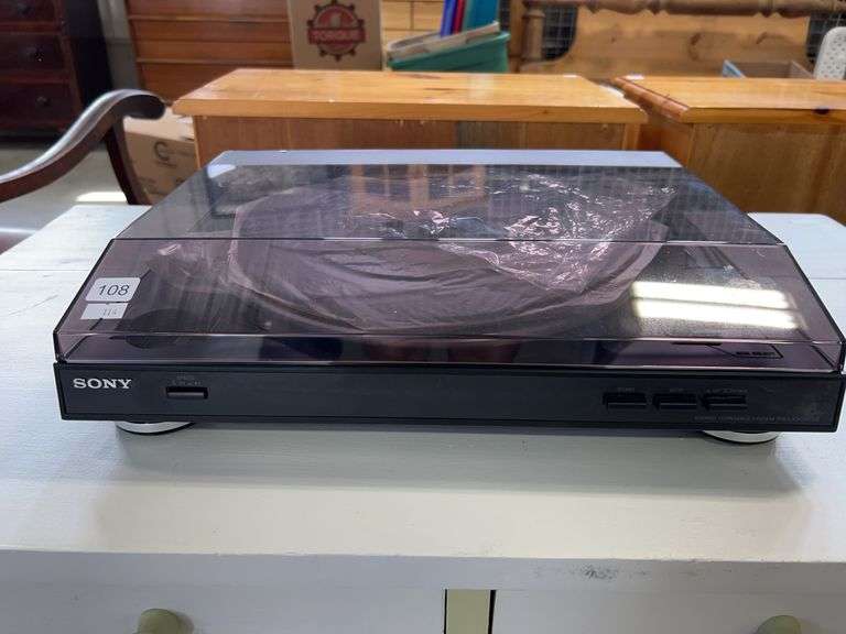 SONY RECORD PLAYER - Shackelton Auctions Inc.