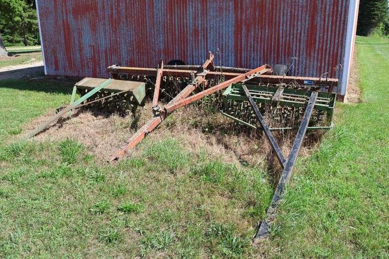 TURNCO 12' CROWFOOT PACKER WITH 4' PUPS - Shackelton Auctions Inc.