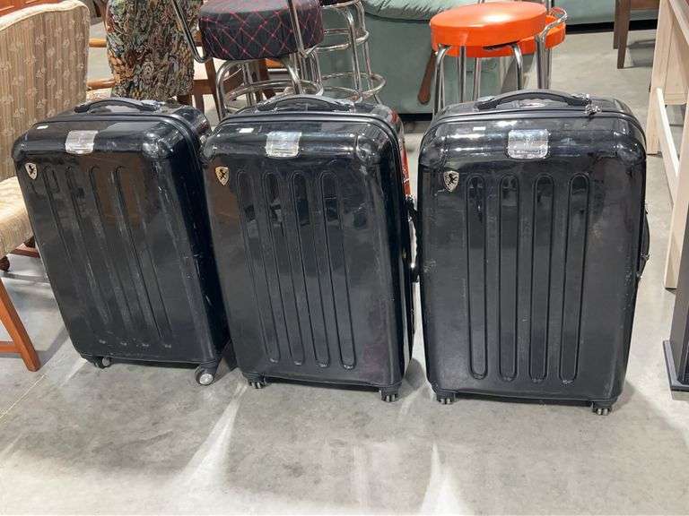 THREE PIECES OF HEYS CROWN ELITE LUGGAGE - Shackelton Auctions Inc.
