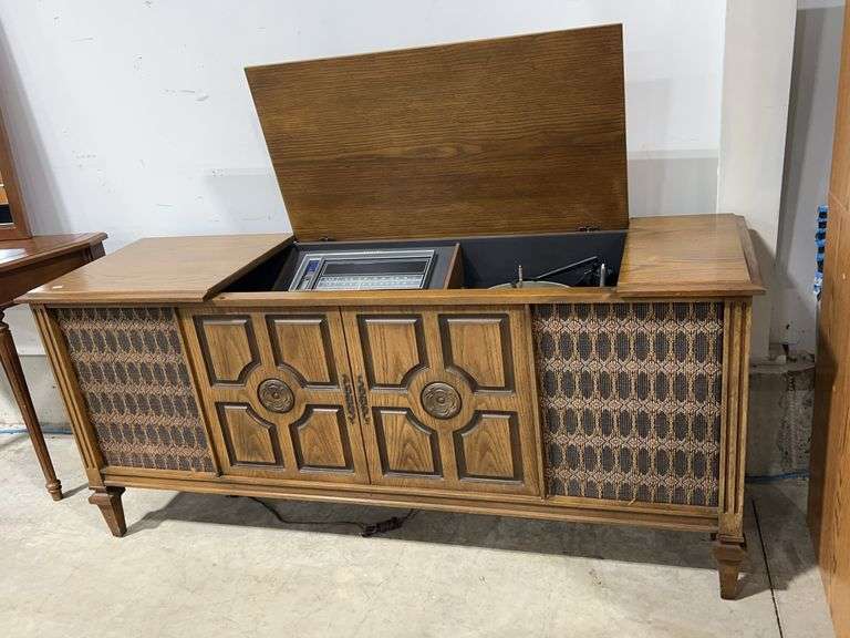 PHILIPS CUSTOM FM STEREOPHONIC HIGH FIDELITY STEREO CABINET - 62"X18 ...